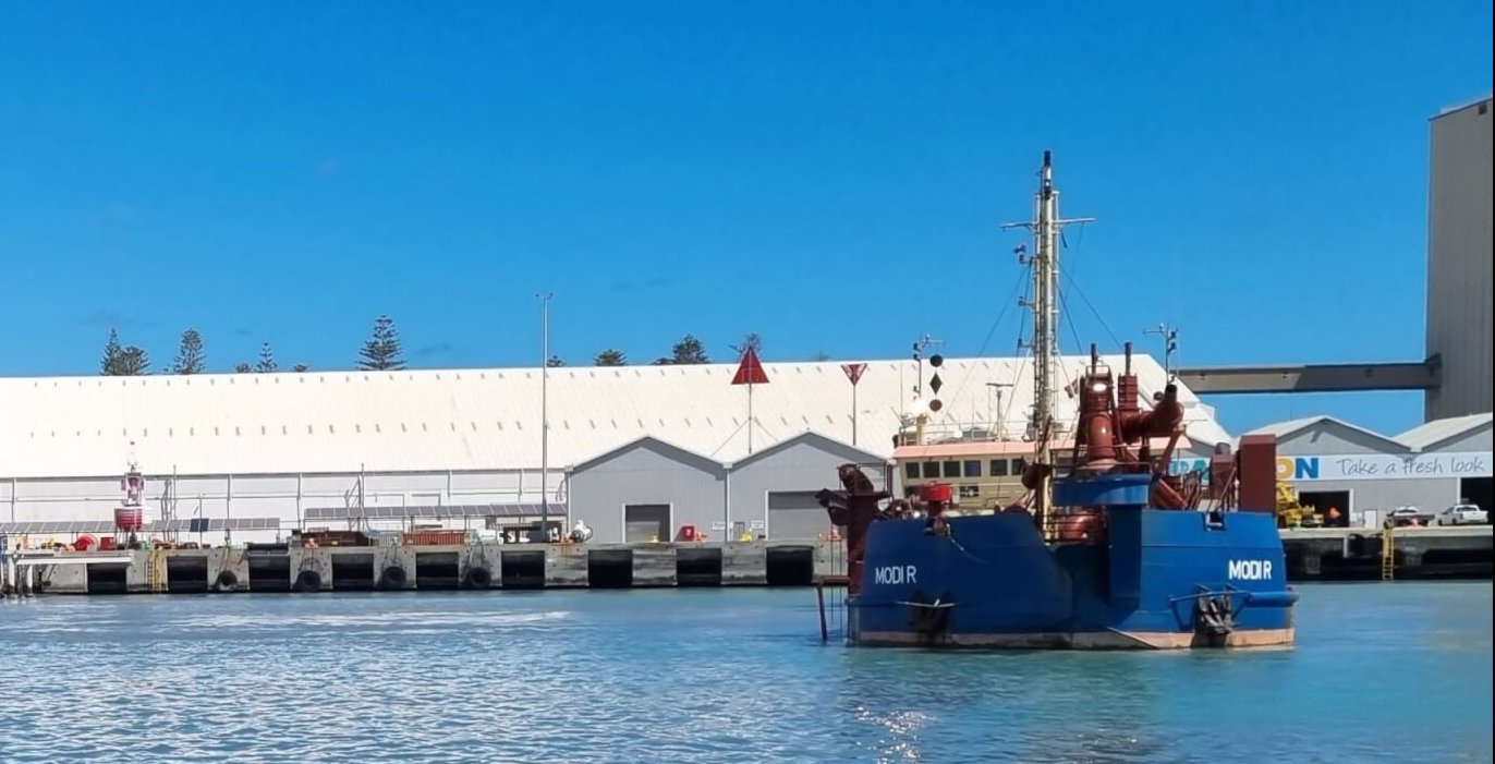 Geraldton Port Maintenance Dredging | O2 Marine